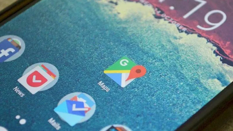 Notifikasi baru dari Google Map ketika mencapai stasiun atau terminal ...
